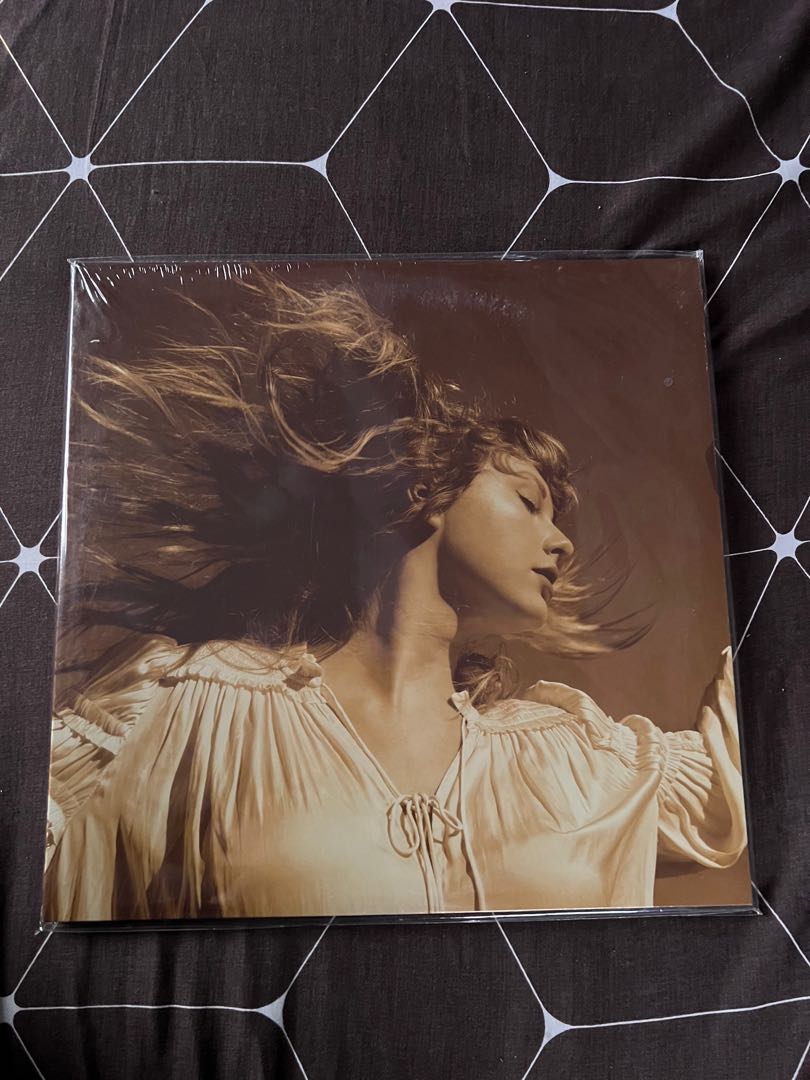 Taylor Swift Fearless (TV) Vinyl, Audio, Other Audio Equipment on Carousell