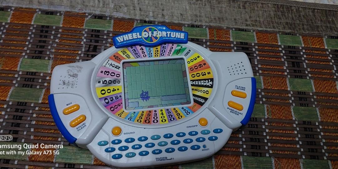 Vintage Handheld Game (Faulty), Hobbies & Toys, Toys & Games on Carousell