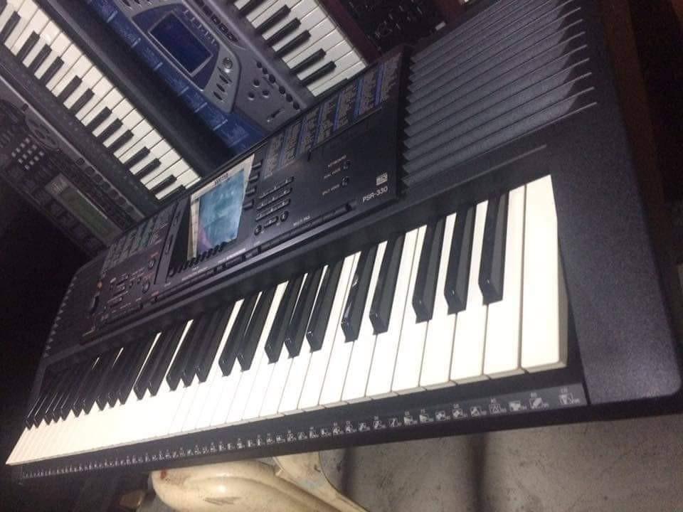 Yamaha PSE-330 Touch Response 61-Key Portable Piano Keyboard, Hobbies ...