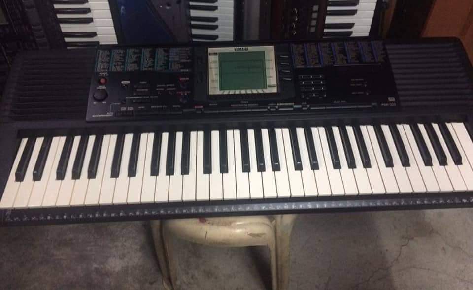 Yamaha PSE-330 Touch Response 61-Key Portable Piano Keyboard, Hobbies ...