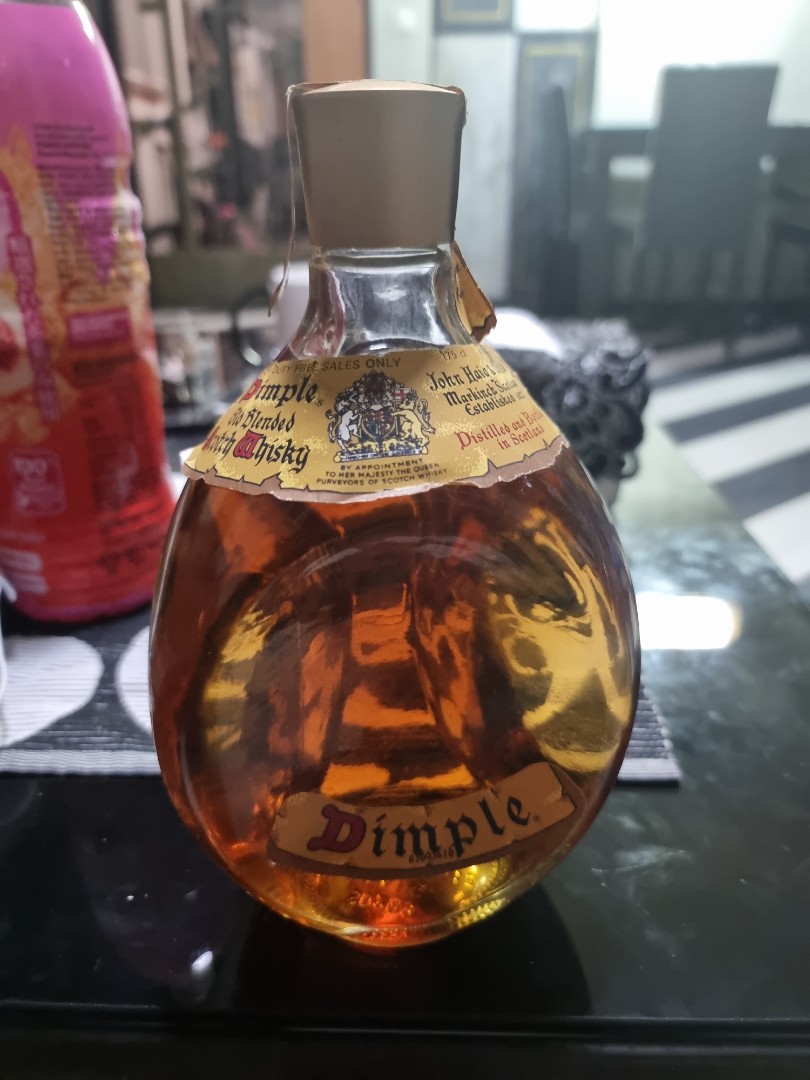 Dimple old blended scotch whisky 1970s, Food & Drinks, Alcoholic ...