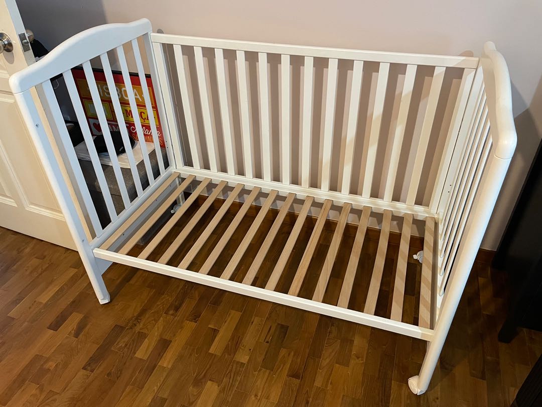 FREE: Crib / Toddler bed, Babies & Kids, Baby Nursery & Kids Furniture ...