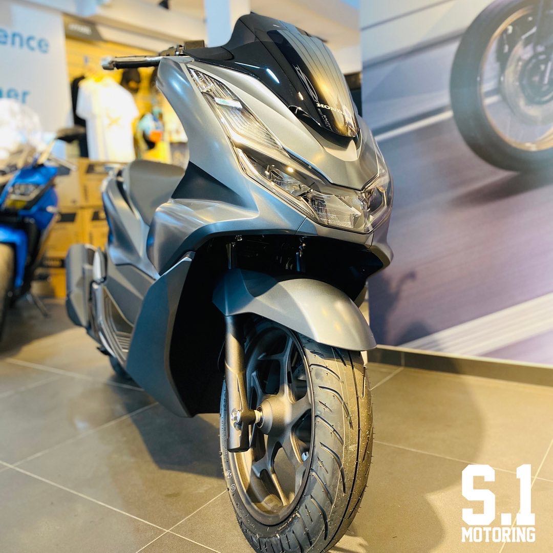 Honda PCX 160, Motorcycles, Motorcycles for Sale, Class 2B on Carousell