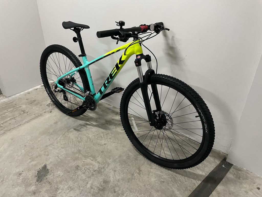 NEW Trek Marlin 5 2022 29er 29 inch Volt to Miami Green Fade, Sports ...