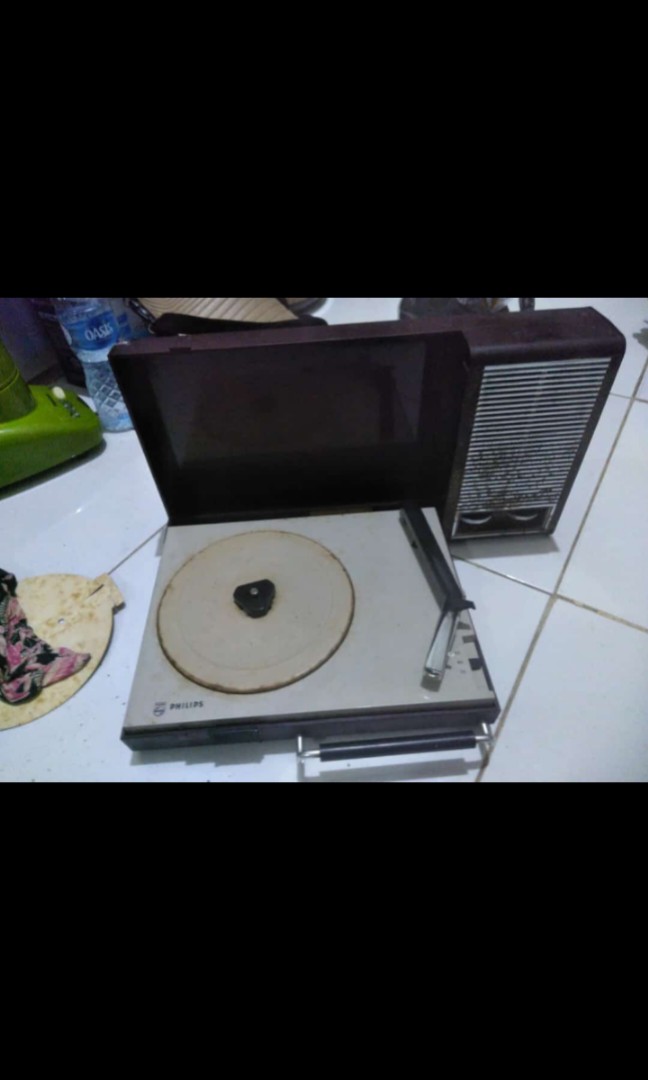 Philips Vinyl player., Antik, Lainnya di Carousell