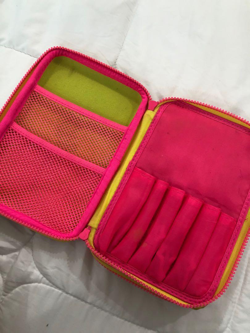 Smiggle, Mobile Phones & Gadgets, Mobile & Gadget Accessories, Cases ...