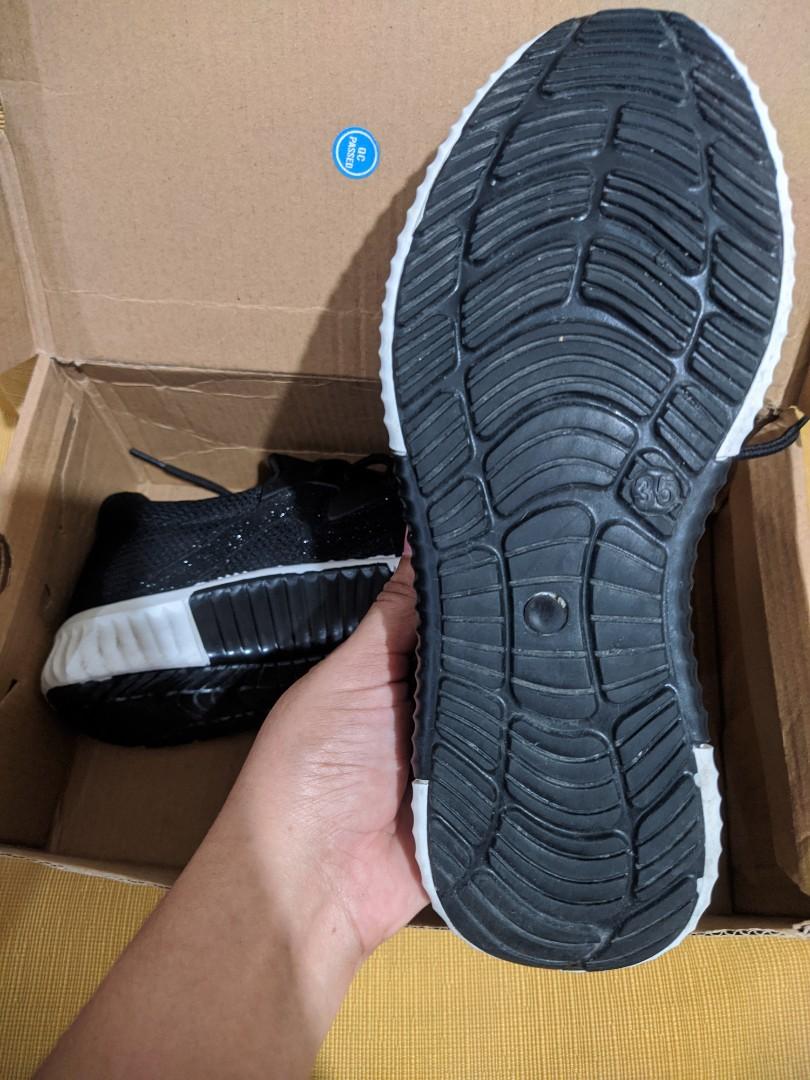 WORLD BALANCE UPSHOT, Women's Fashion, Footwear, Sneakers on Carousell