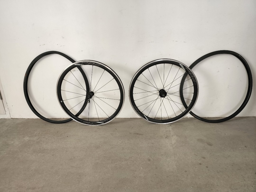 Giant PA2 wheelset, Comp24 Alexrims wheelset and Cycleops fluid trainer ...