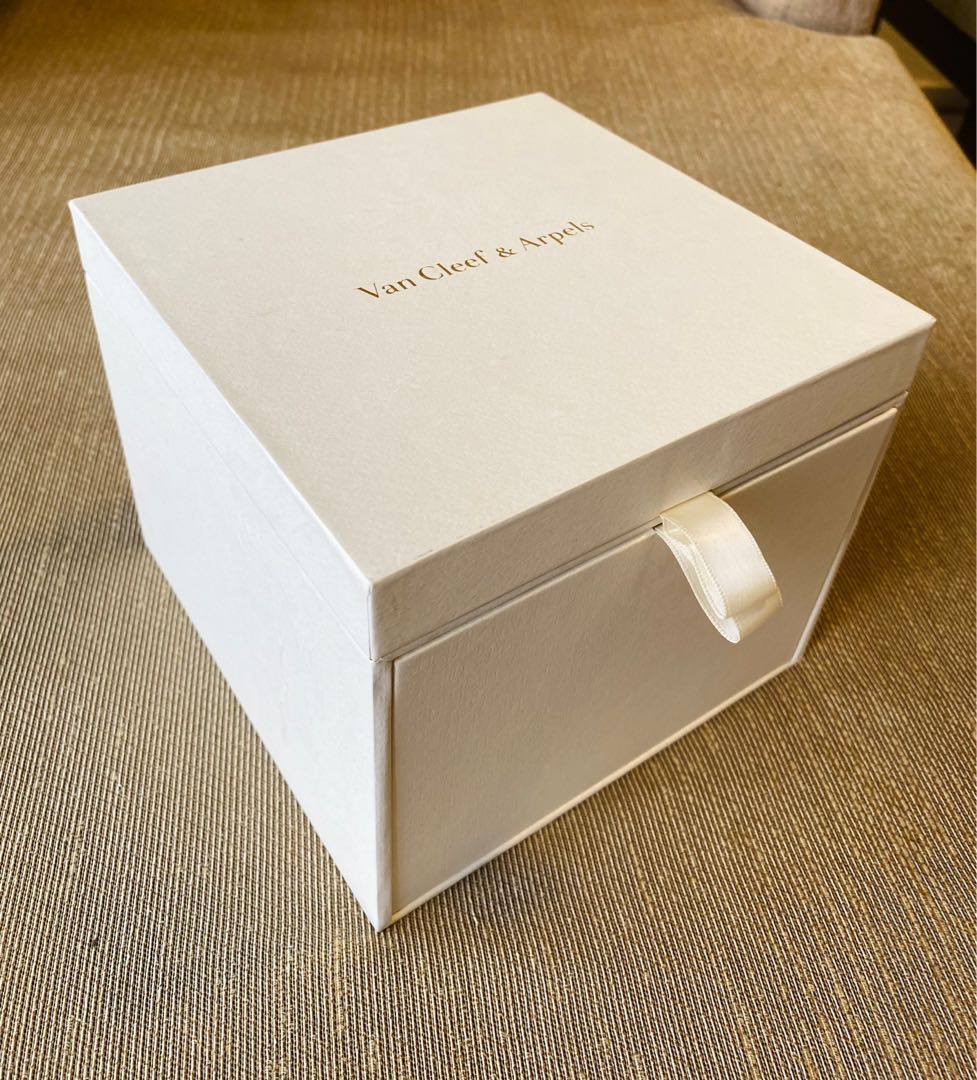 Gift Box from Van Cleef & Arpels, Everything Else on Carousell