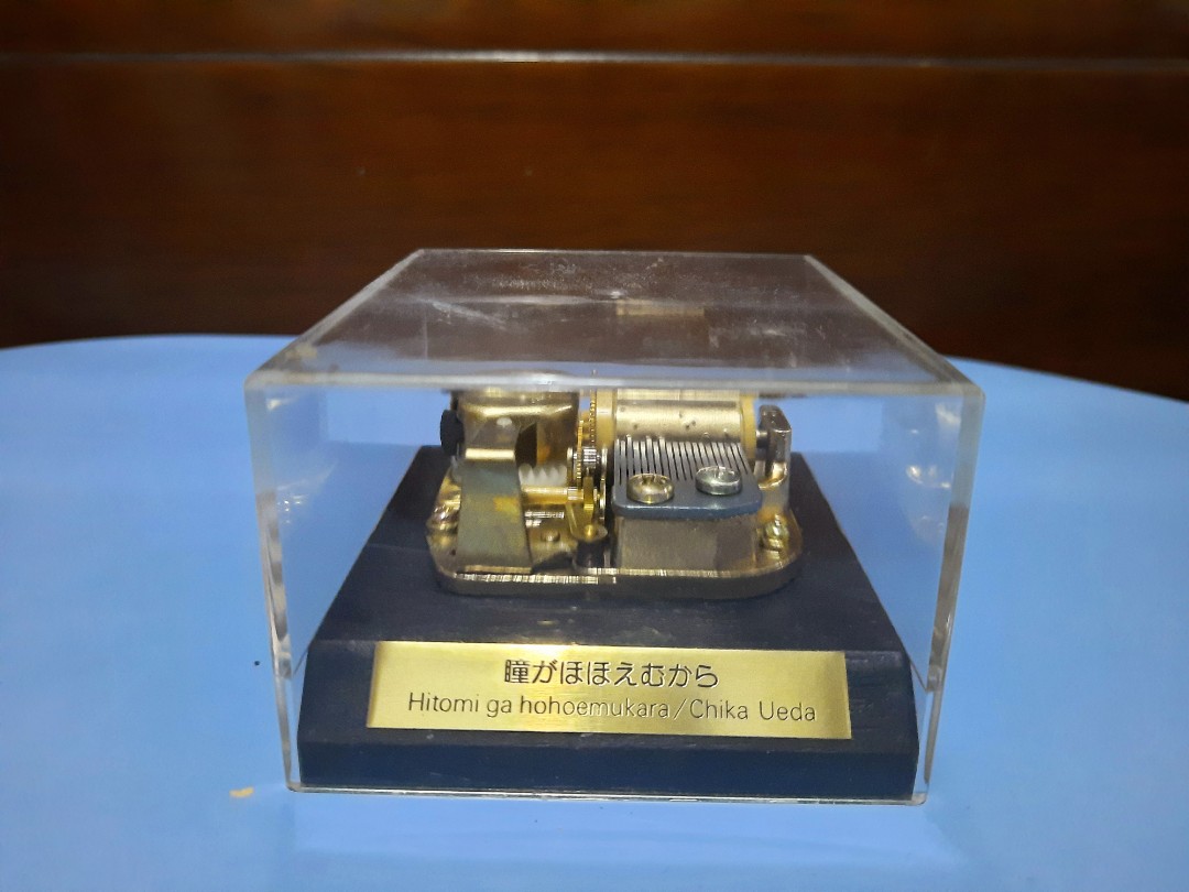 Japan musical box, Hobbies & Toys, Music & Media, Musical Instruments ...