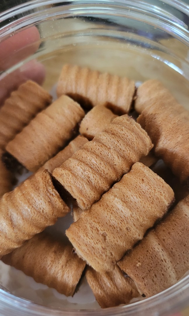 Kapit roll, Food & Drinks, Packaged & Instant Food on Carousell