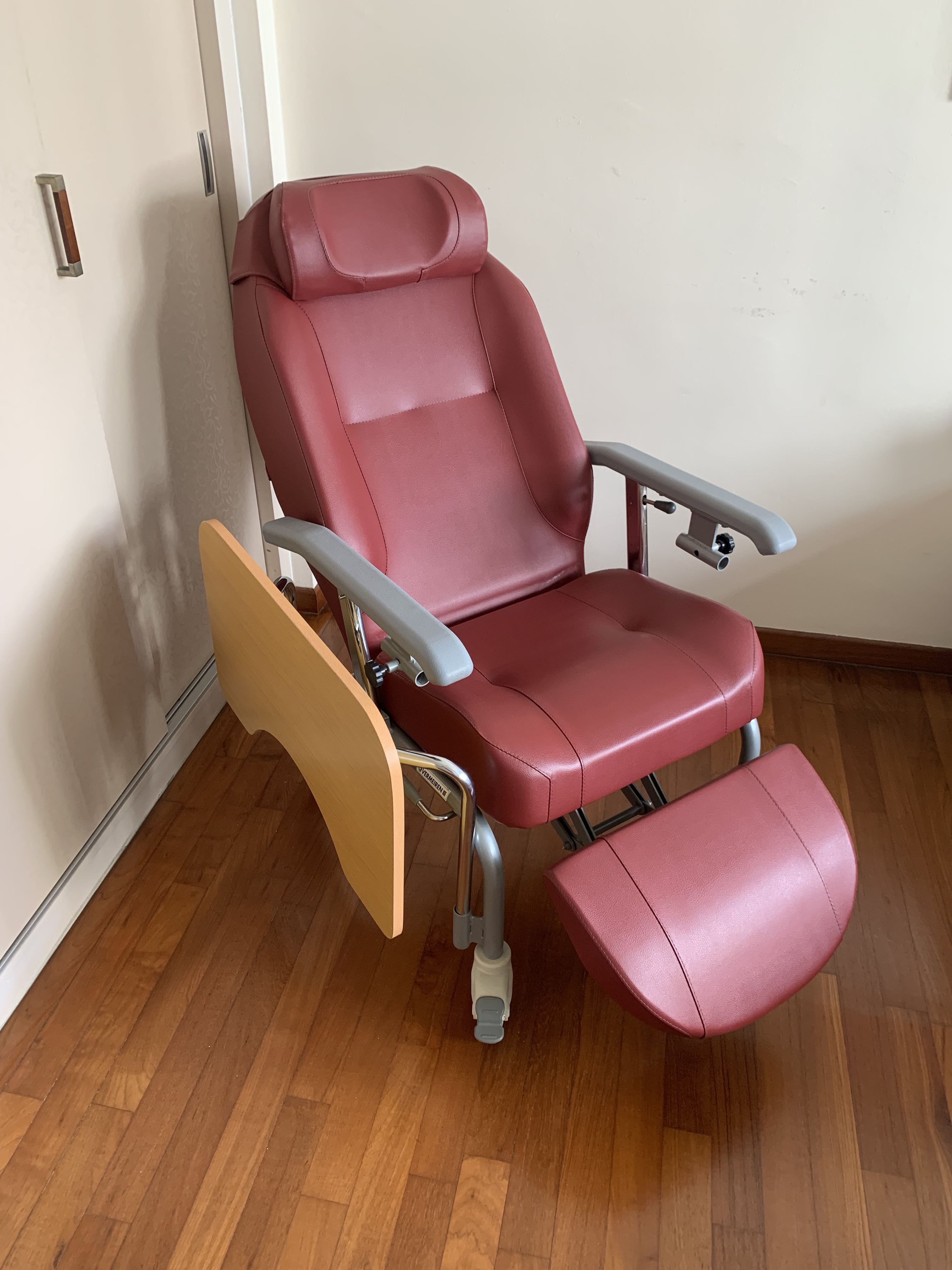 Mobile Recliner Geriatric Chair, Health & Nutrition, Assistive ...