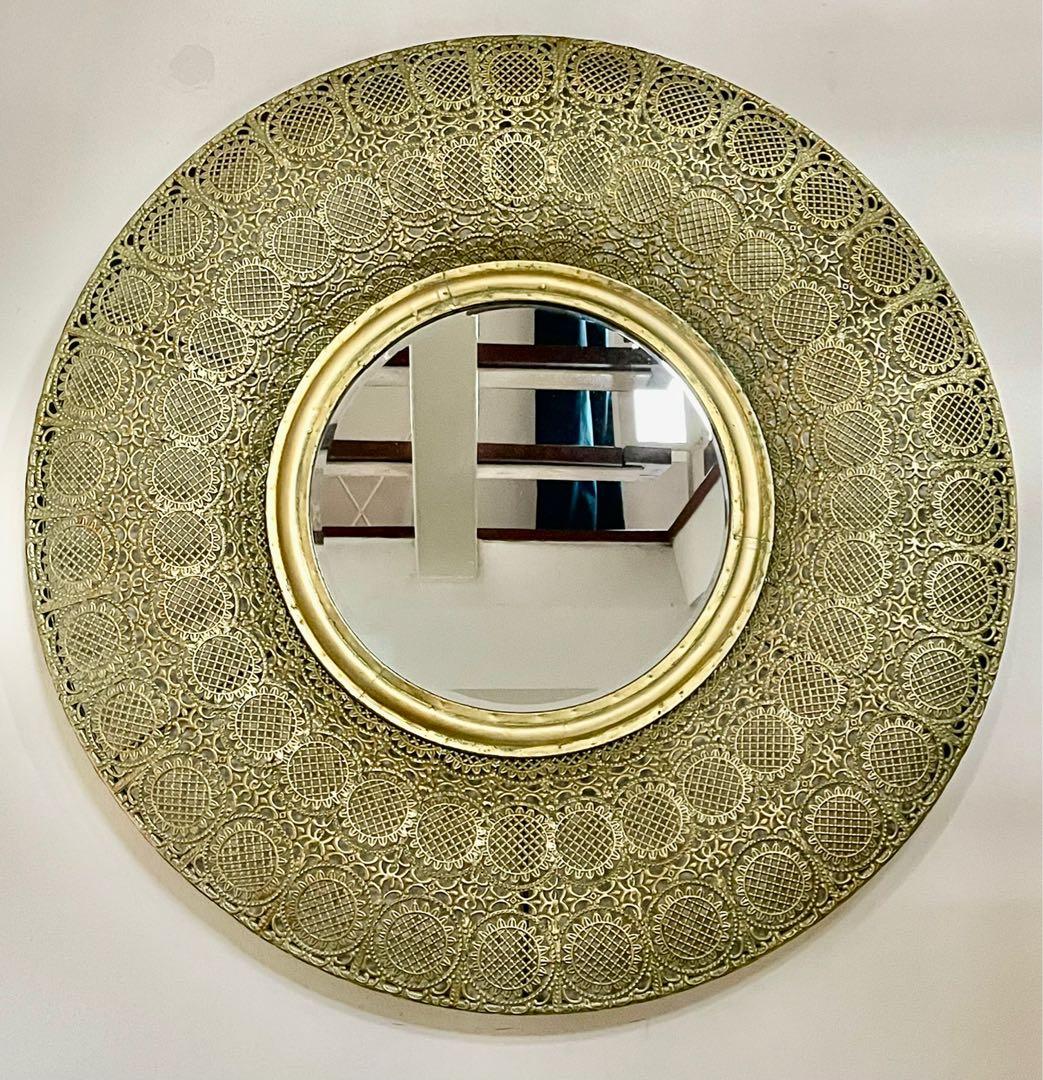Perfect circular mirror with intricate design, Hobbies & Toys ...
