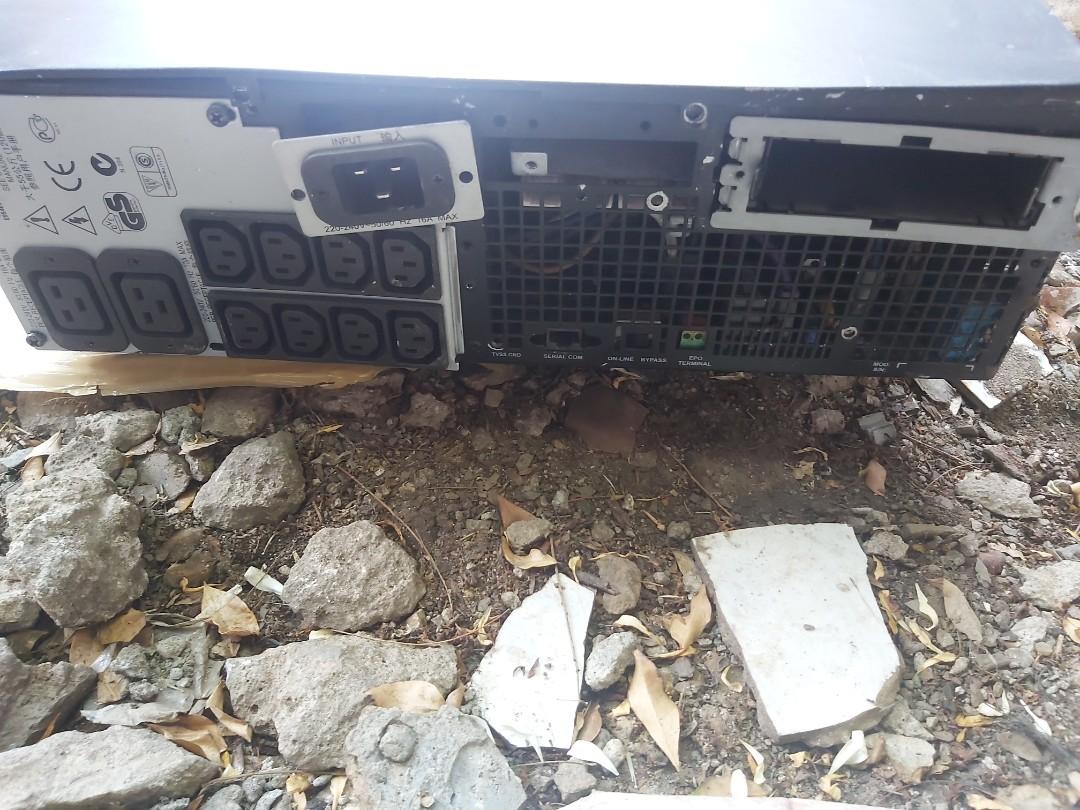 APC Smart-UPS Rack Tower 3000VA 2100W 220/230/240V 480J 10 Outputs ...