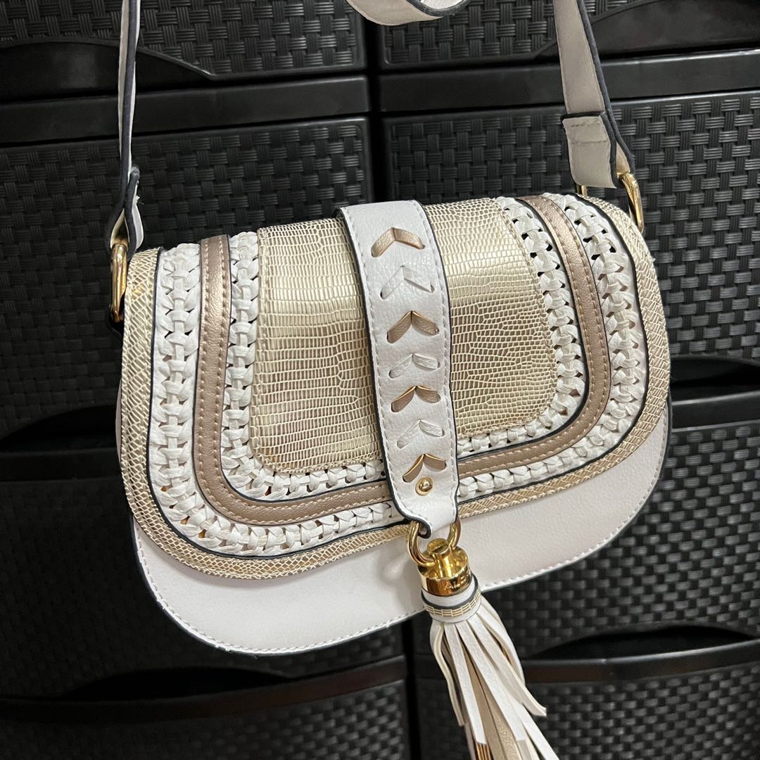 Authentic Aldo White Crossbody Bag, Women's Fashion, Bags & Wallets ...