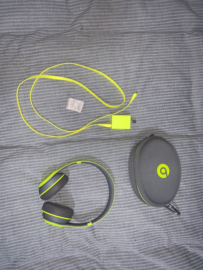 Beats solo 2 wireless headphone, Audio, Headphones & Headsets on Carousell