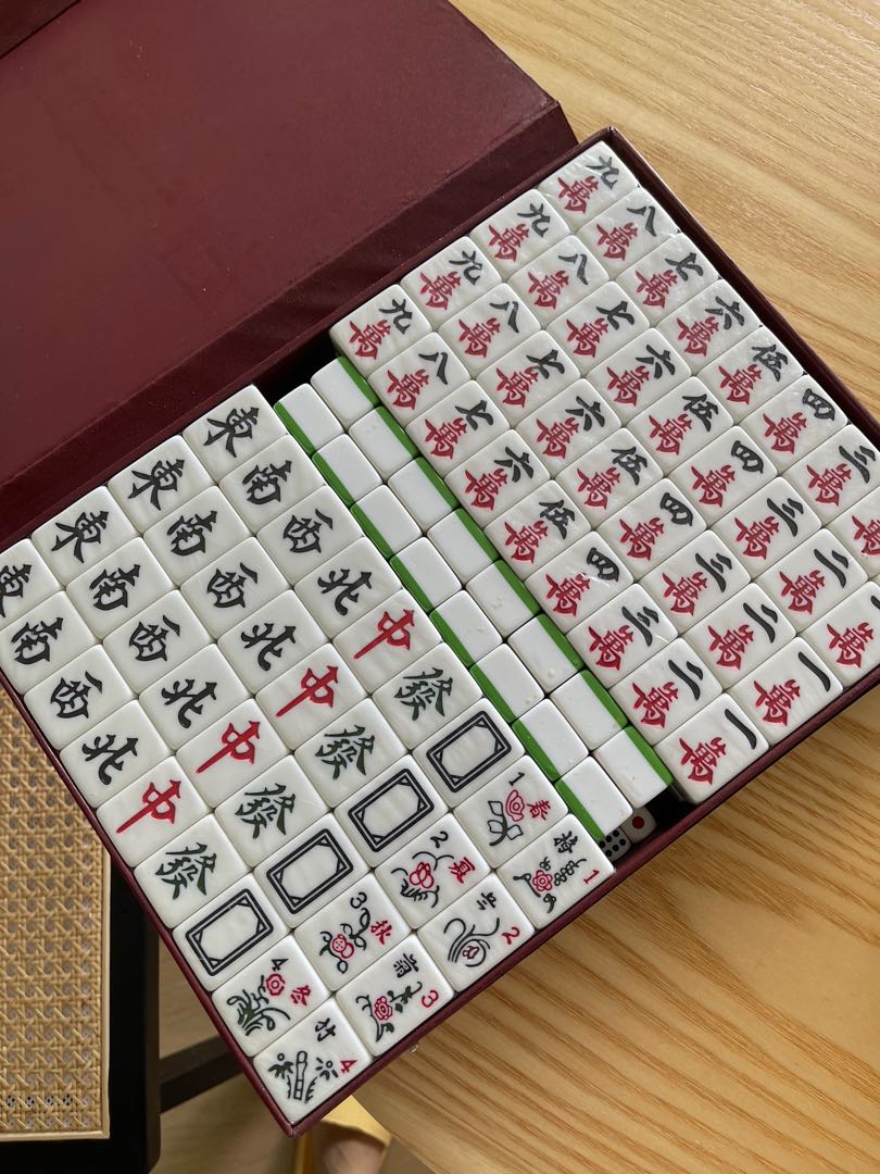 Brand new Mahjong Set (singapore and malaysian style), Hobbies & Toys ...