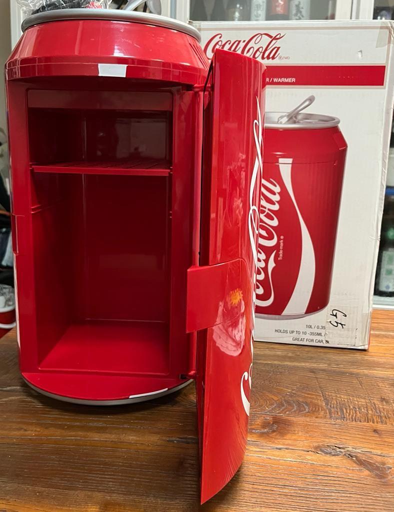Coca Cola portable fridge 可口可樂 便攜式雪櫃, 家庭電器, 廚房電器, 雪櫃及冰櫃 - Carousell