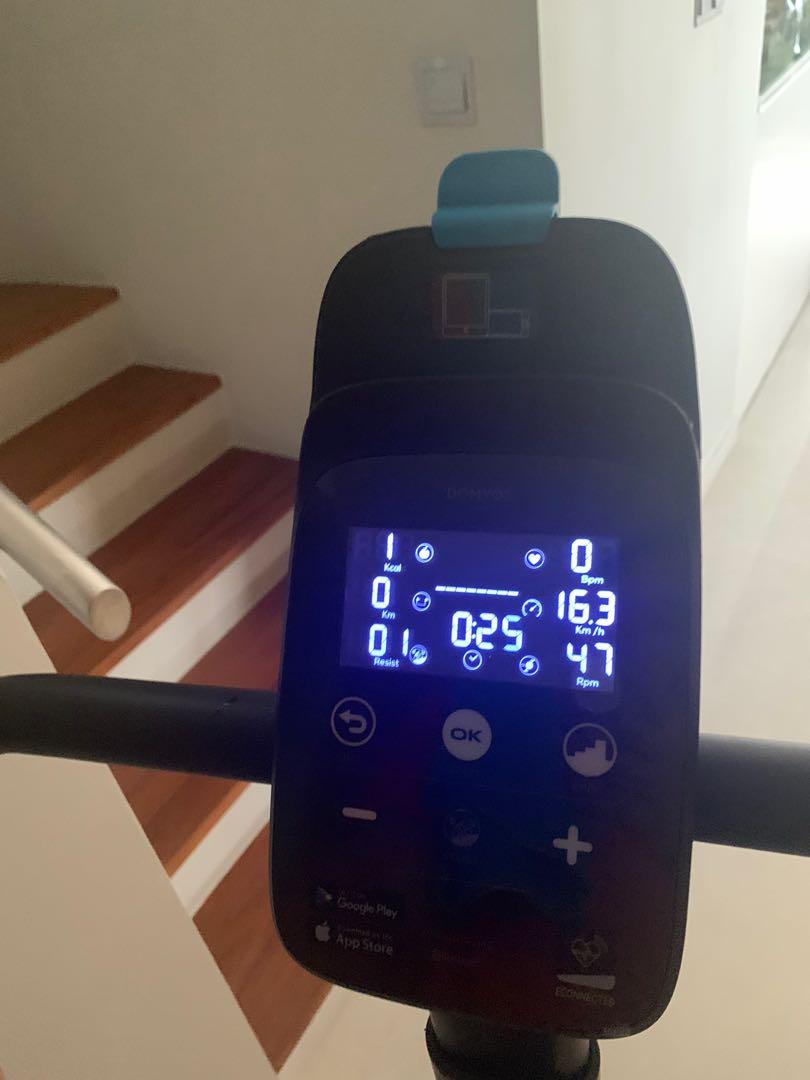Zwift-compatible Domyos Exercise Bike 500 Self-Powered Bluetooth ...