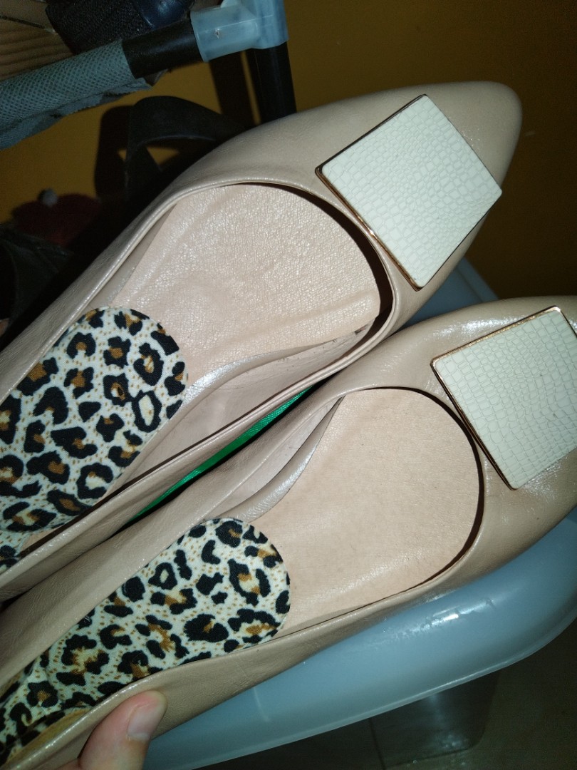 gibi brand, Women's Fashion, Footwear, Flats & Sandals on Carousell