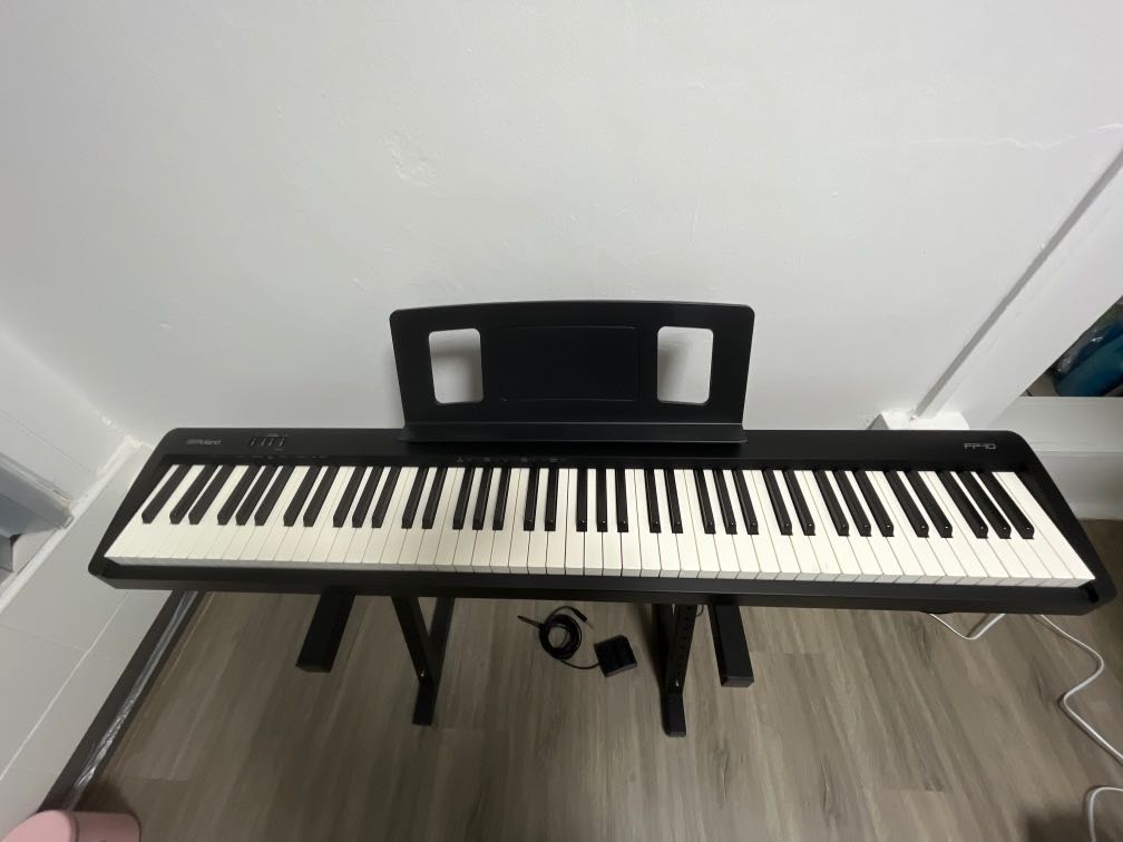 Roland FP-10 Digital Piano (with PYLE PKST38 stand), Hobbies & Toys ...