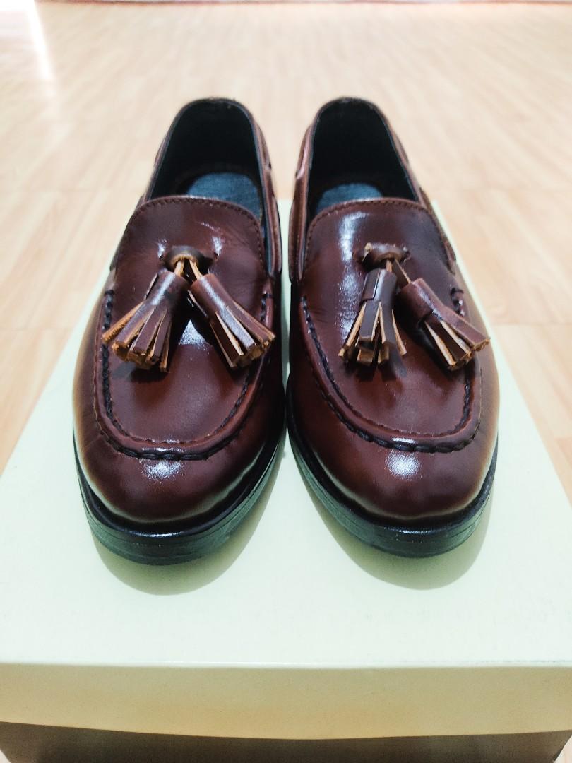 Tassel Loafer from Bayani, Women's Fashion, Footwear, Loafers on Carousell