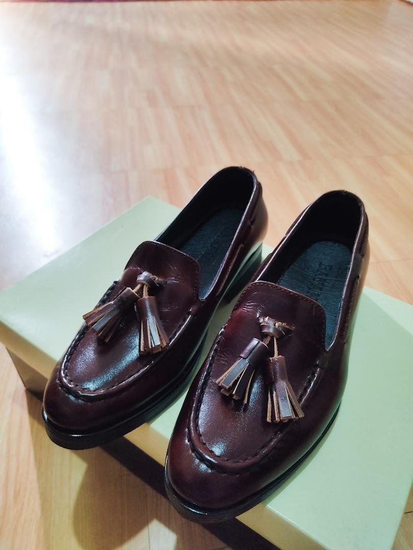 Tassel Loafer from Bayani, Women's Fashion, Footwear, Loafers on Carousell