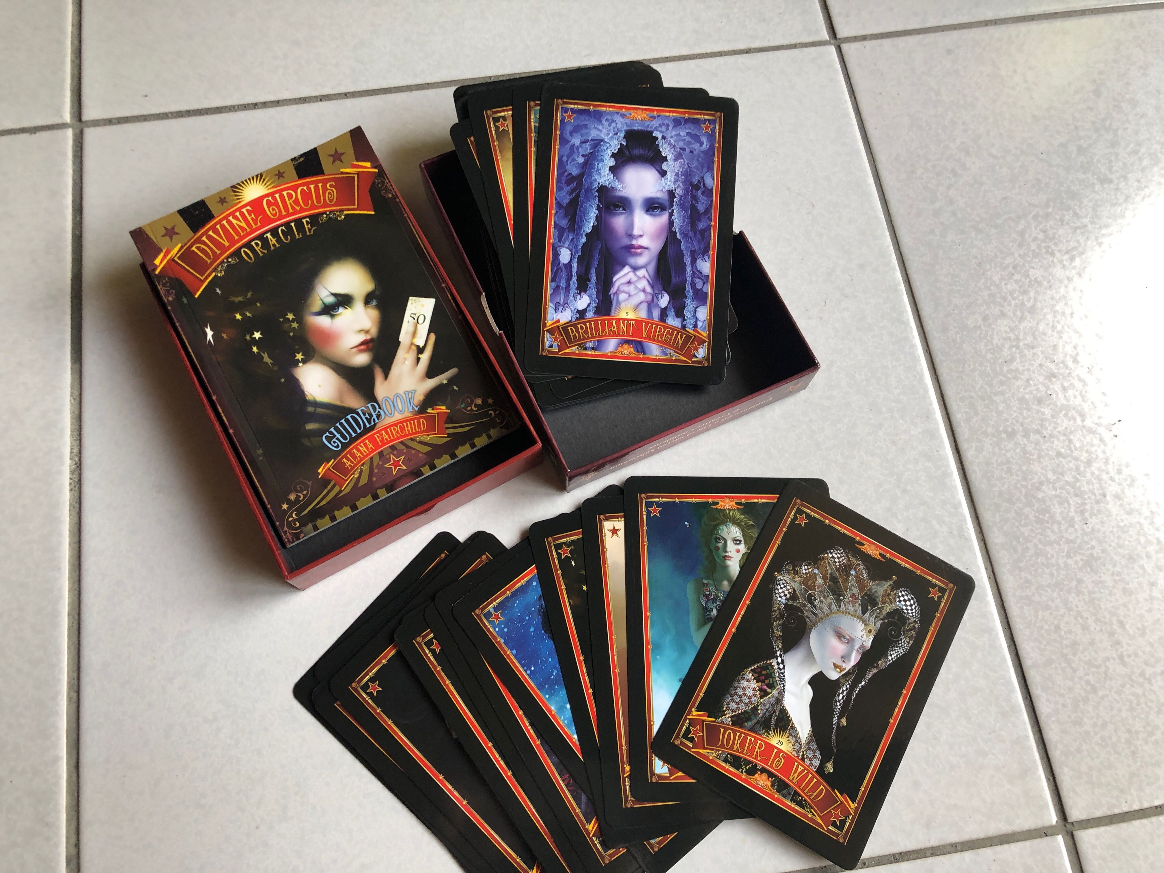 馬戲團神諭卡 Divine Circus Oracle 占星 命理 塔羅 占卜 塔羅牌 神諭卡, 家具及居家用品, 戶外家具在旋轉拍賣