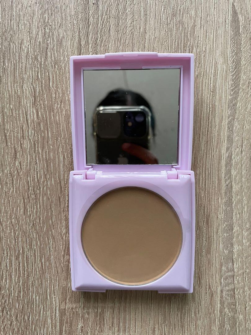 Happy Skin Stay Fresh Weightless Pressed Powder in Natural Beige ...