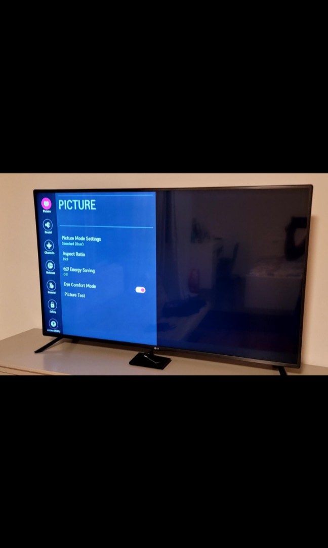 LG TV 52", TV & Home Appliances, TV & Entertainment, TV on Carousell