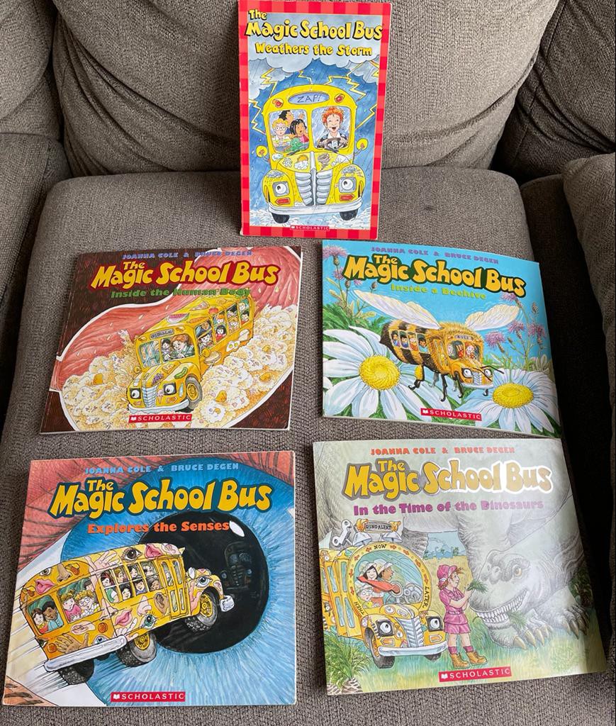 Magic school bus book set, 興趣及遊戲, 書本 & 文具, 小朋友書 - Carousell