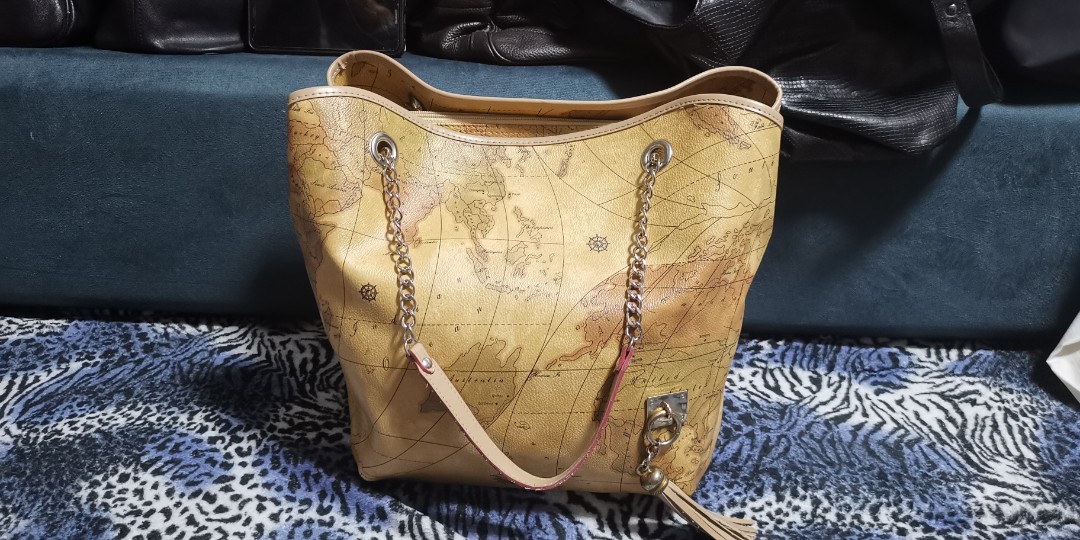 Map Bag, Women's Fashion, Bags & Wallets, Shoulder Bags on Carousell