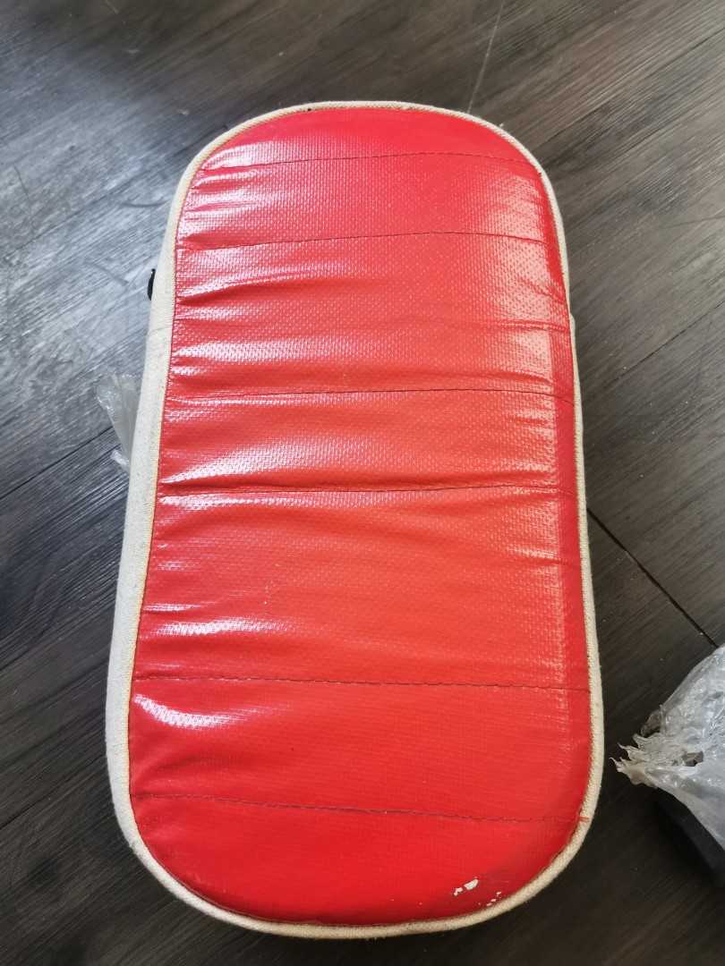 Muay Thai Boxing Pad, Sports Equipment, Exercise & Fitness, Exercise ...