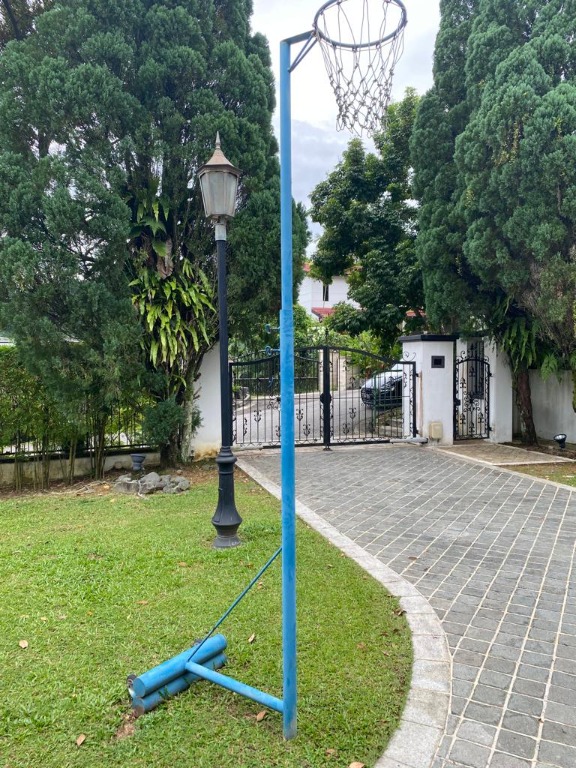 Netball hoop, Learning & Enrichment, Sport & Fitness Classes on Carousell