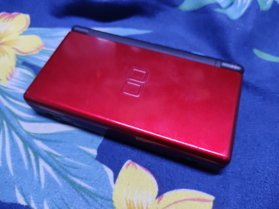 Nintendo DS Lite Crimson Red Black, Video Gaming, Video Game Consoles ...