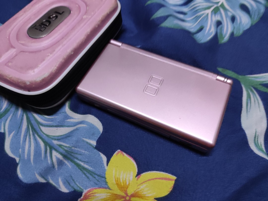 Nintendo DS Lite Metallic Pink, Video Gaming, Video Game Consoles ...