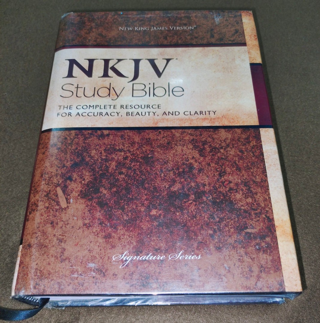 NKJV Study Bible Signature Series Hardbound, Hobbies & Toys, Books ...