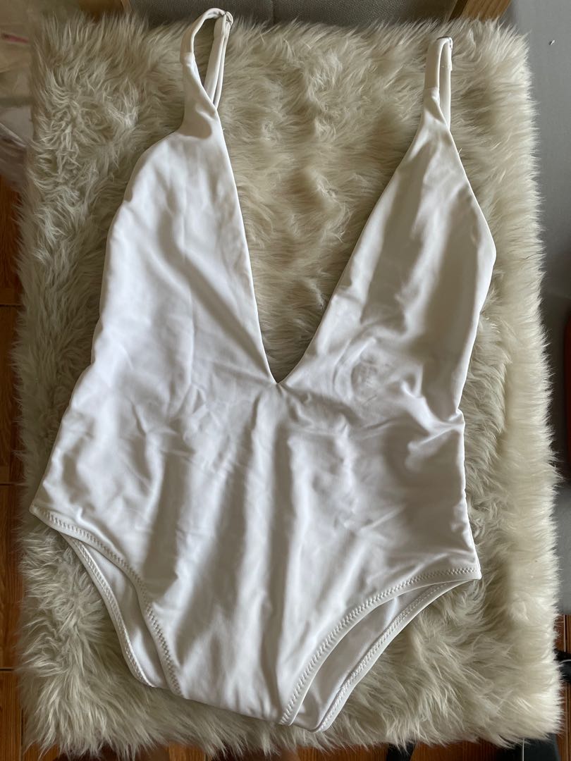 One piece white swimsuit, Women's Fashion, Swimwear, Bikinis ...