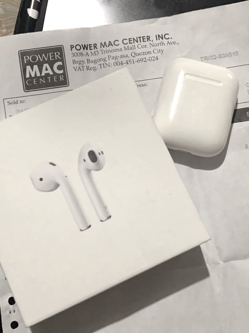 Original 1st gen Apple Airpods, Audio, Earphones on Carousell