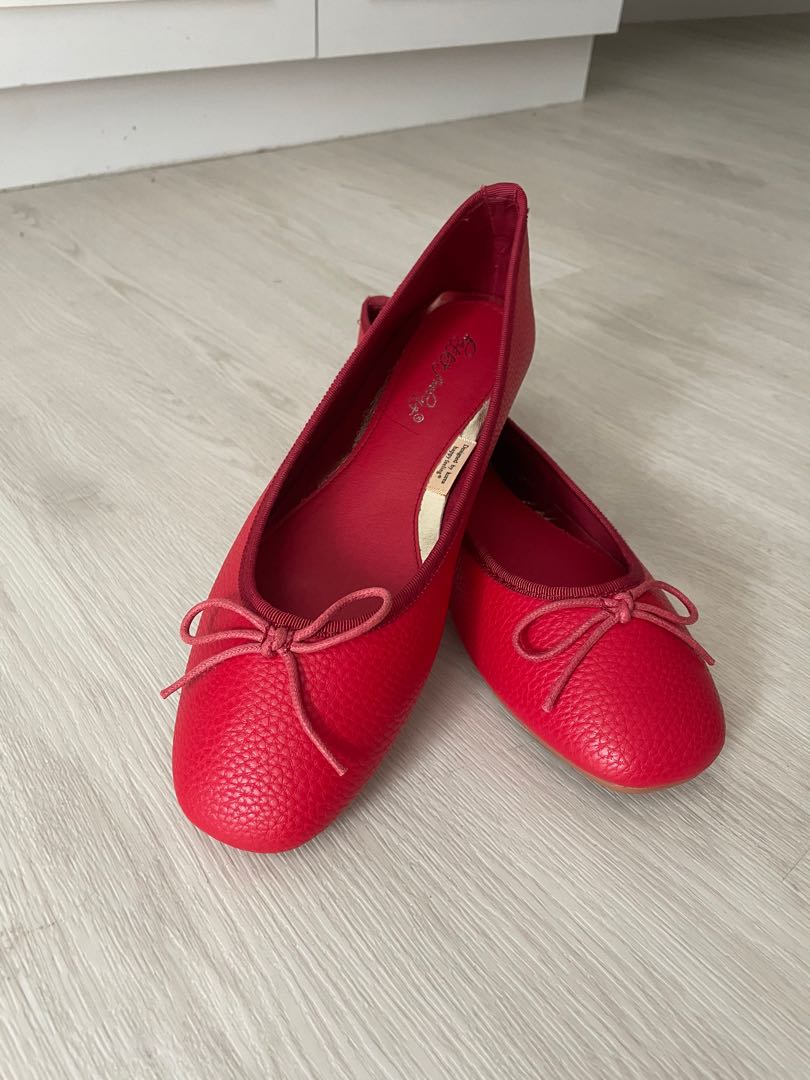 Red ballet flats, Women's Fashion, Footwear, Flats on Carousell