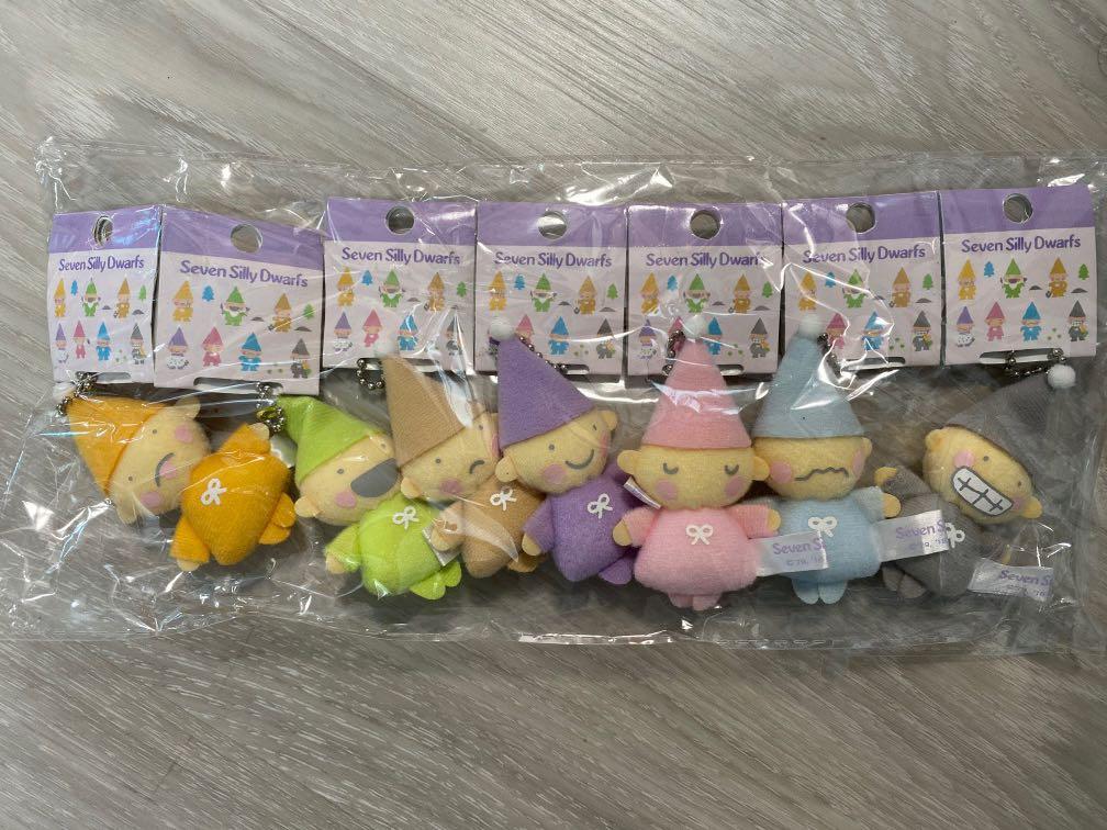 Sanrio seven silly dwarfs 一套七隻吊飾, 其他, 其他 - Carousell