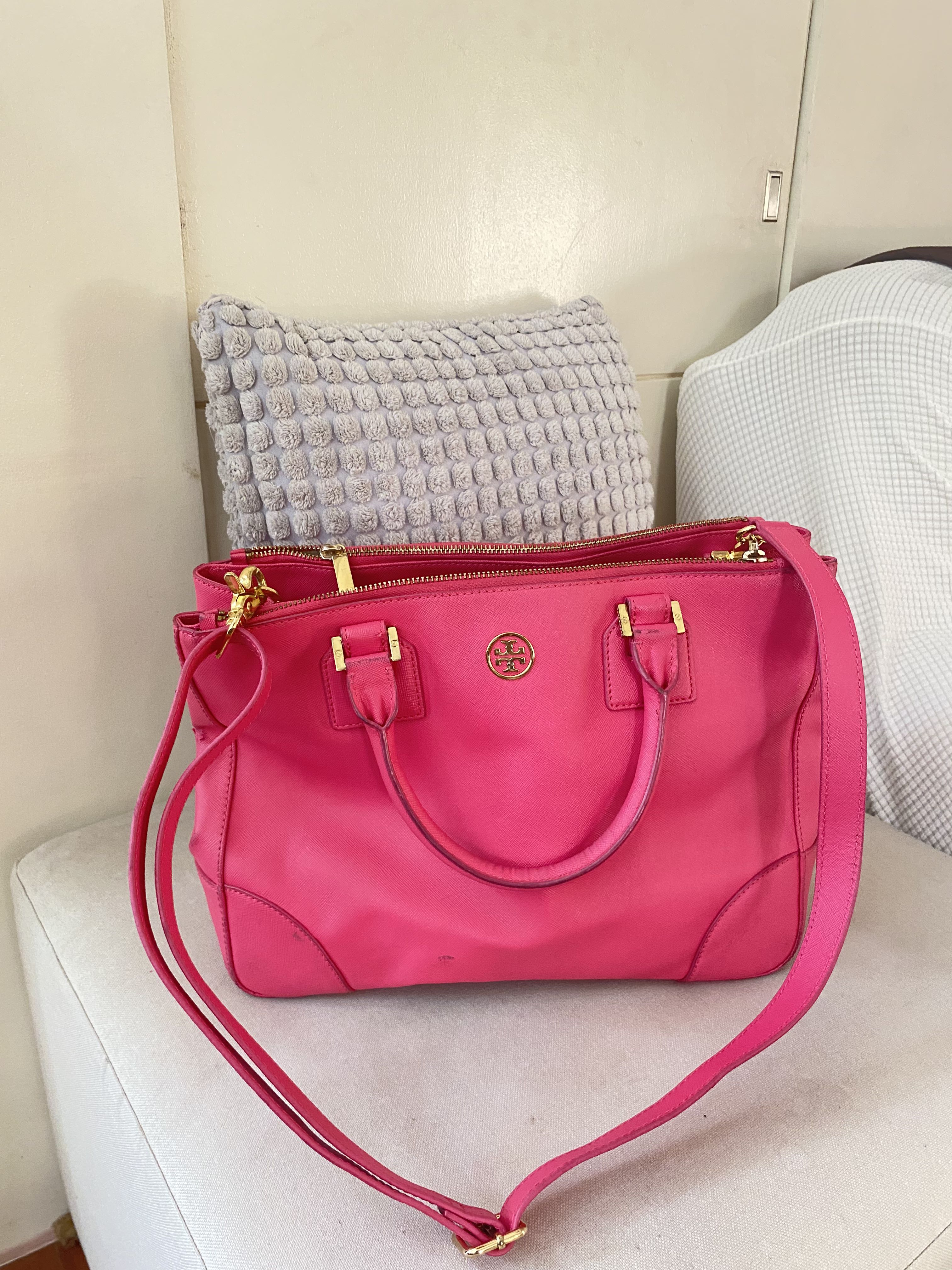 Tory Burch Pink Tote Bag, Luxury, Bags & Wallets on Carousell