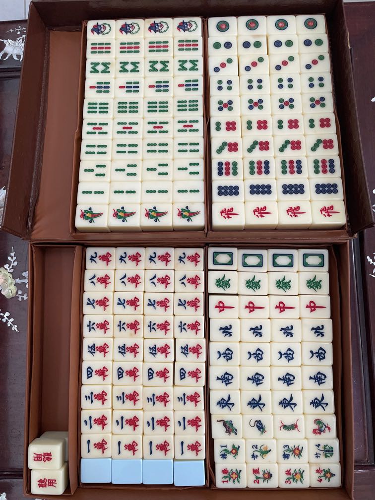 Used Mahjong set, Hobbies & Toys, Toys & Games on Carousell