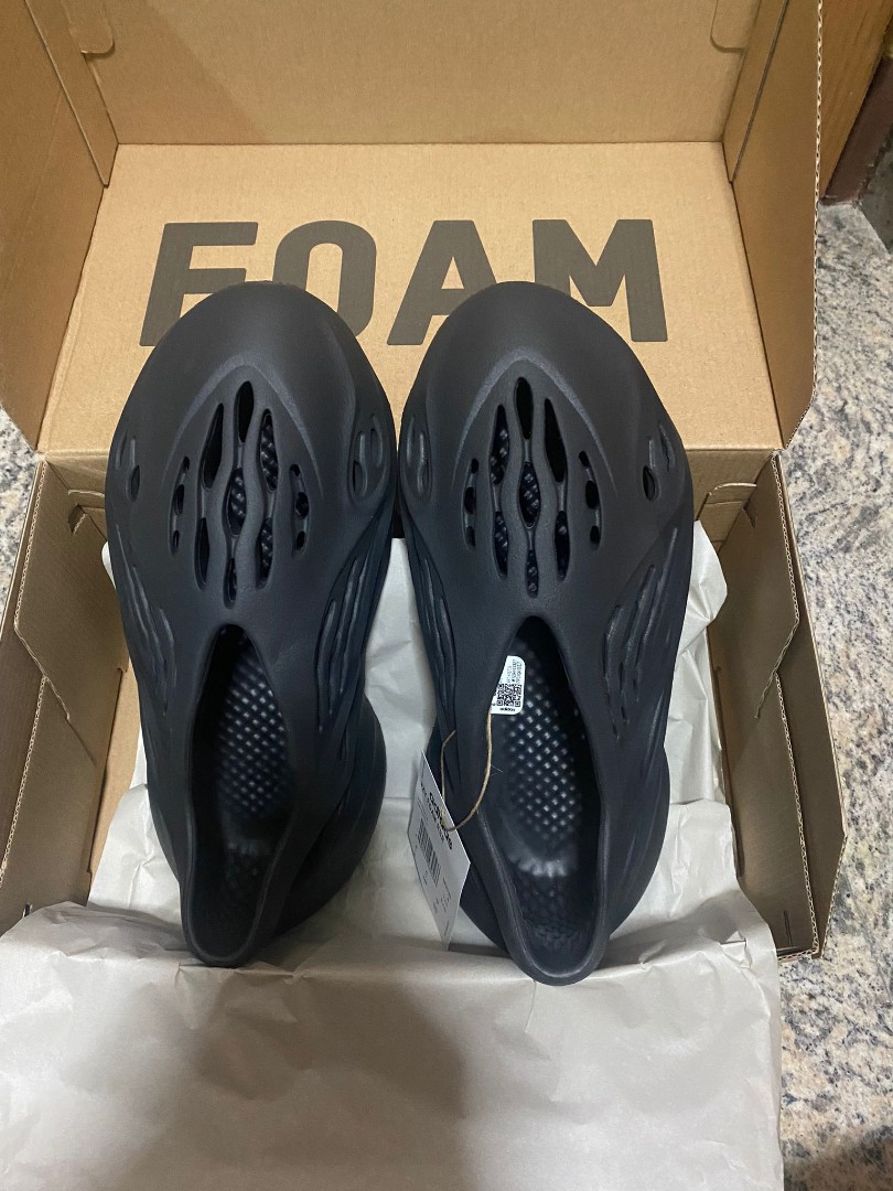 Yzy Foam Runners, Men's Fashion, Footwear, Sneakers on Carousell