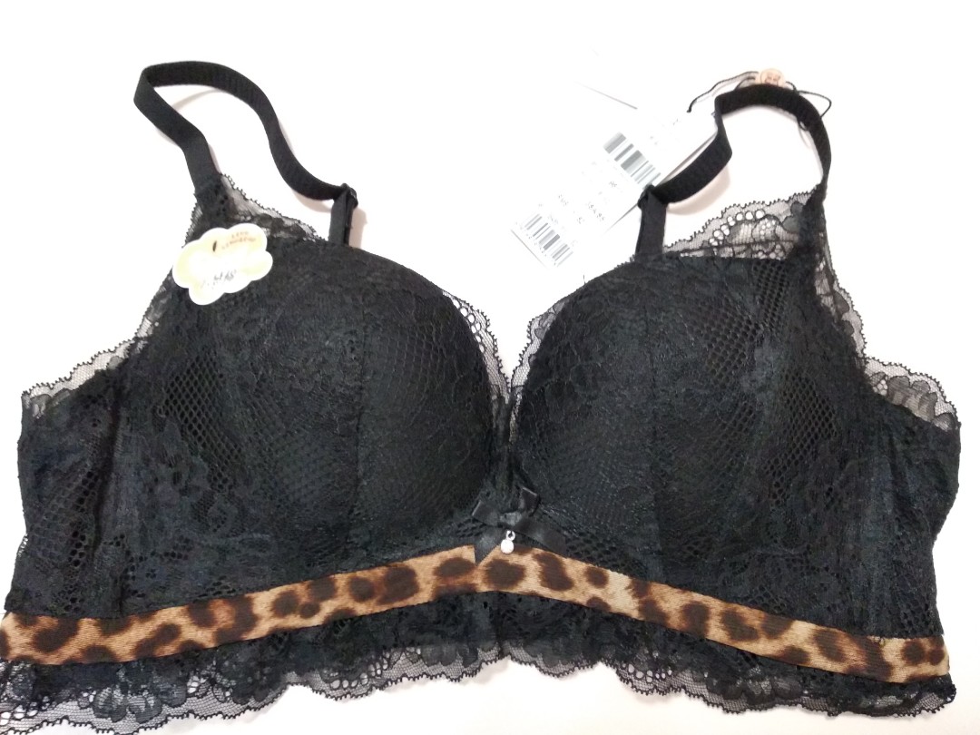 38A/B push up bra, Women's Fashion, New Undergarments & Loungewear on ...