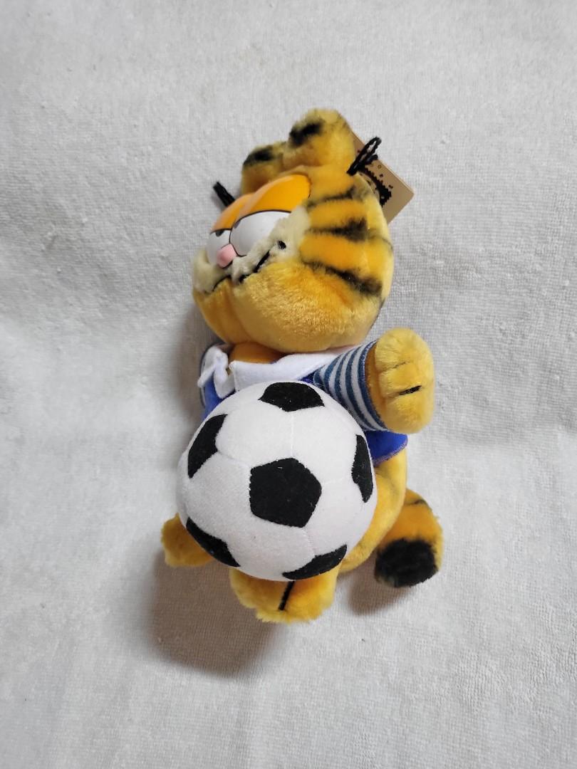 Authentic Vintage Dakin Garfield the Football / Soccer Player Plush ...
