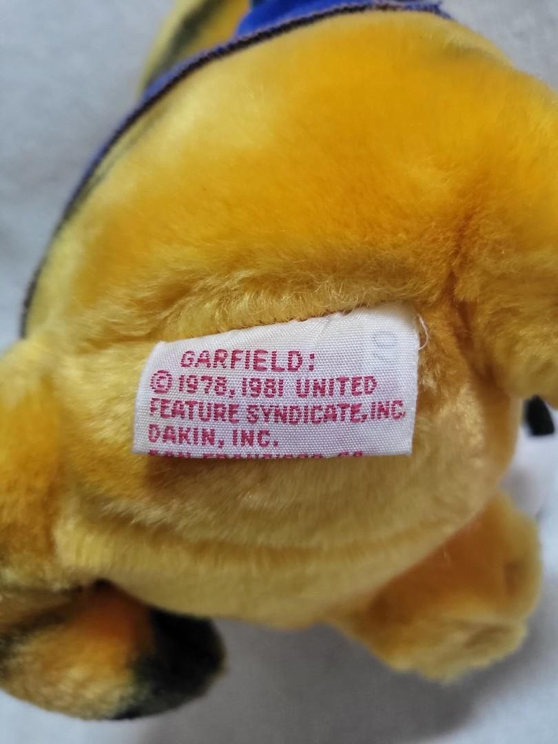 Authentic Vintage Dakin Garfield the Football / Soccer Player Plush ...