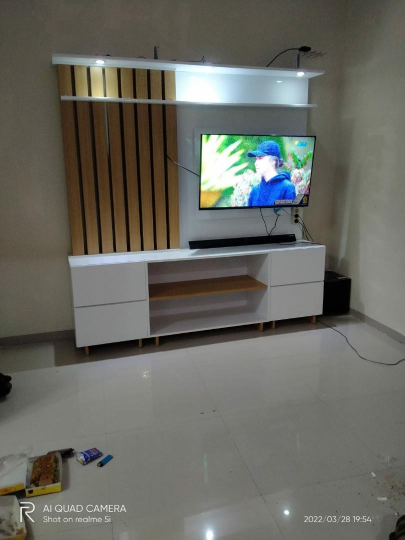 Backdrop tv, Perabotan Rumah di Carousell