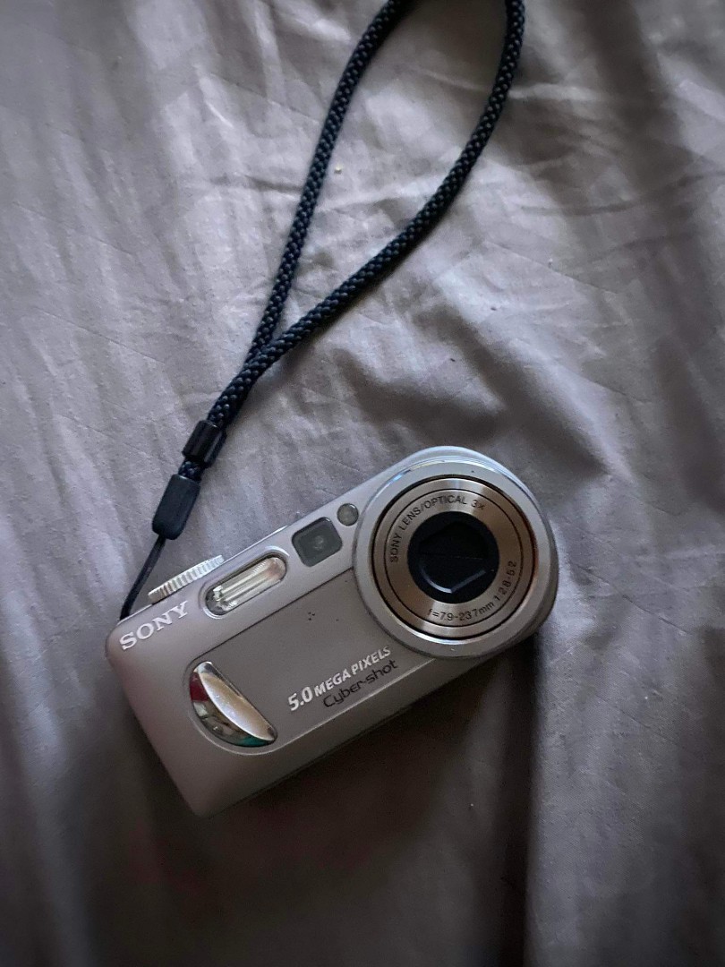 (I'm not selling it na po) Digicam Sony Cybershot 2003 DSC-P10 with ...