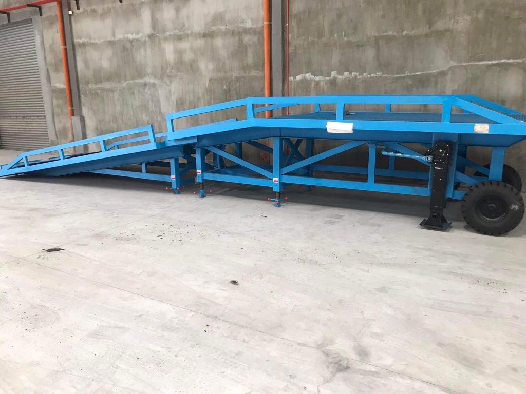 FORKLIFT adjustable ramp loading and unloading 12 tons capacity ...